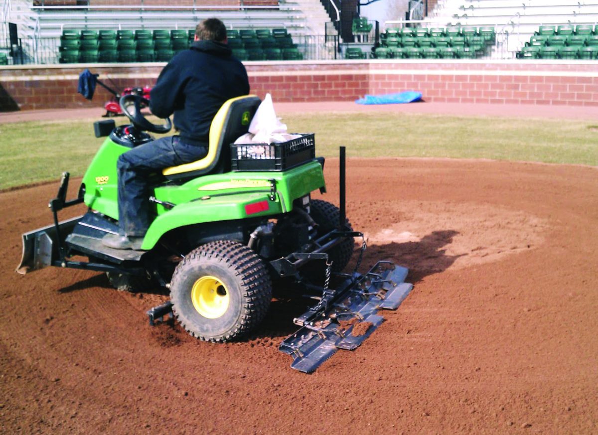 Installing Duraedge - Advanced Turf Solutions