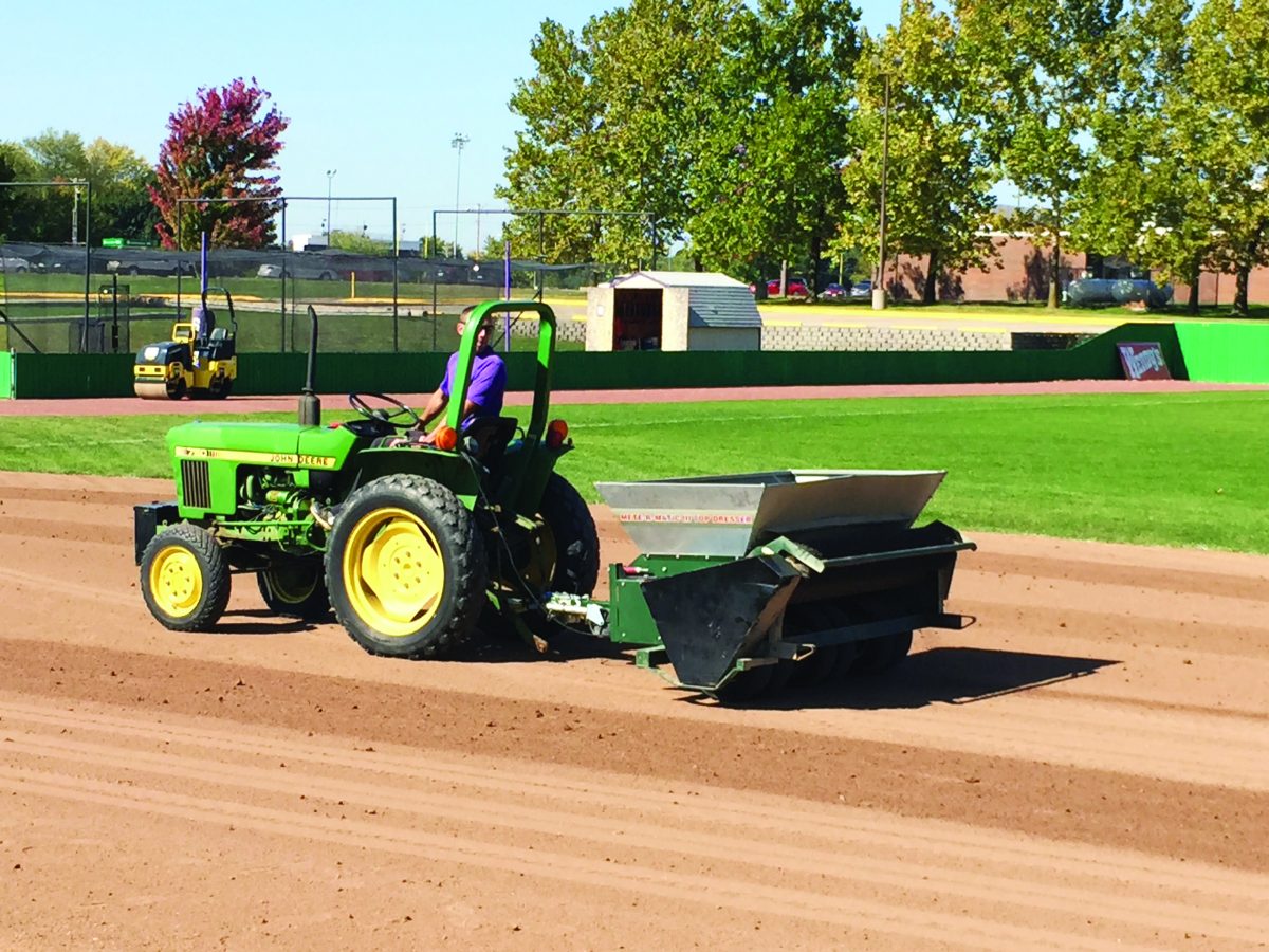 Installing Duraedge - Advanced Turf Solutions