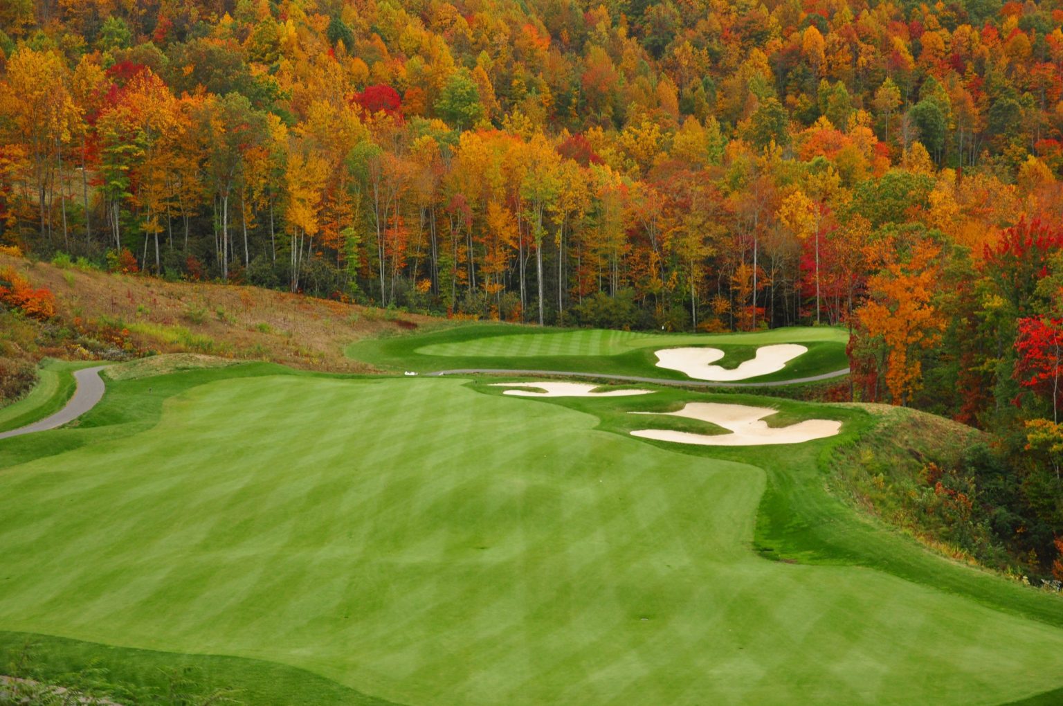 Fall Fertilization on Golf Courses - Advanced Turf Solutions